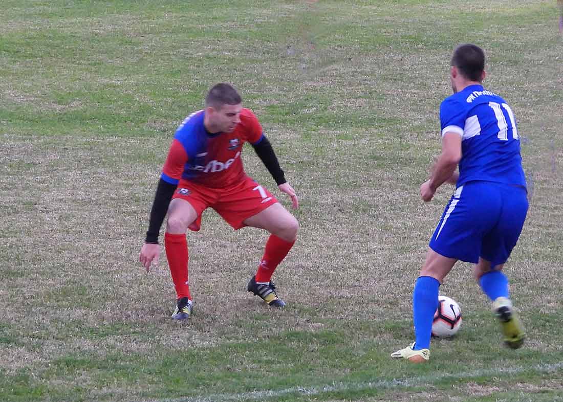 На терена излизат млади и неопитни футболисти